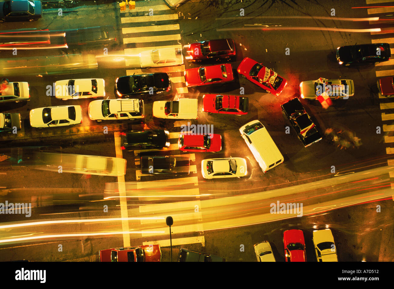 Car stop intersection night hi-res stock photography and images - Alamy