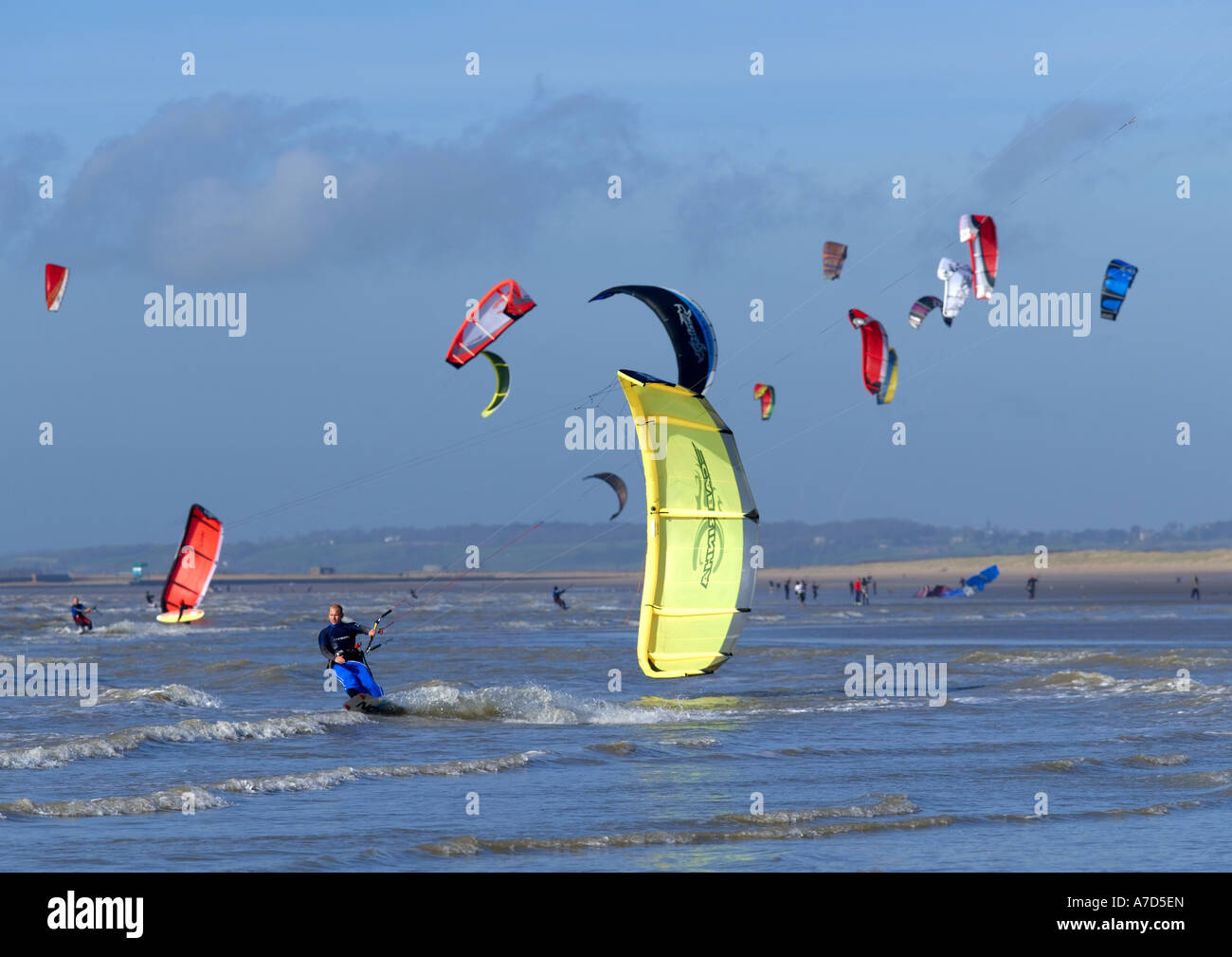 Kite Boarding Camber Sands, Rye Bay Stock Photo - Alamy