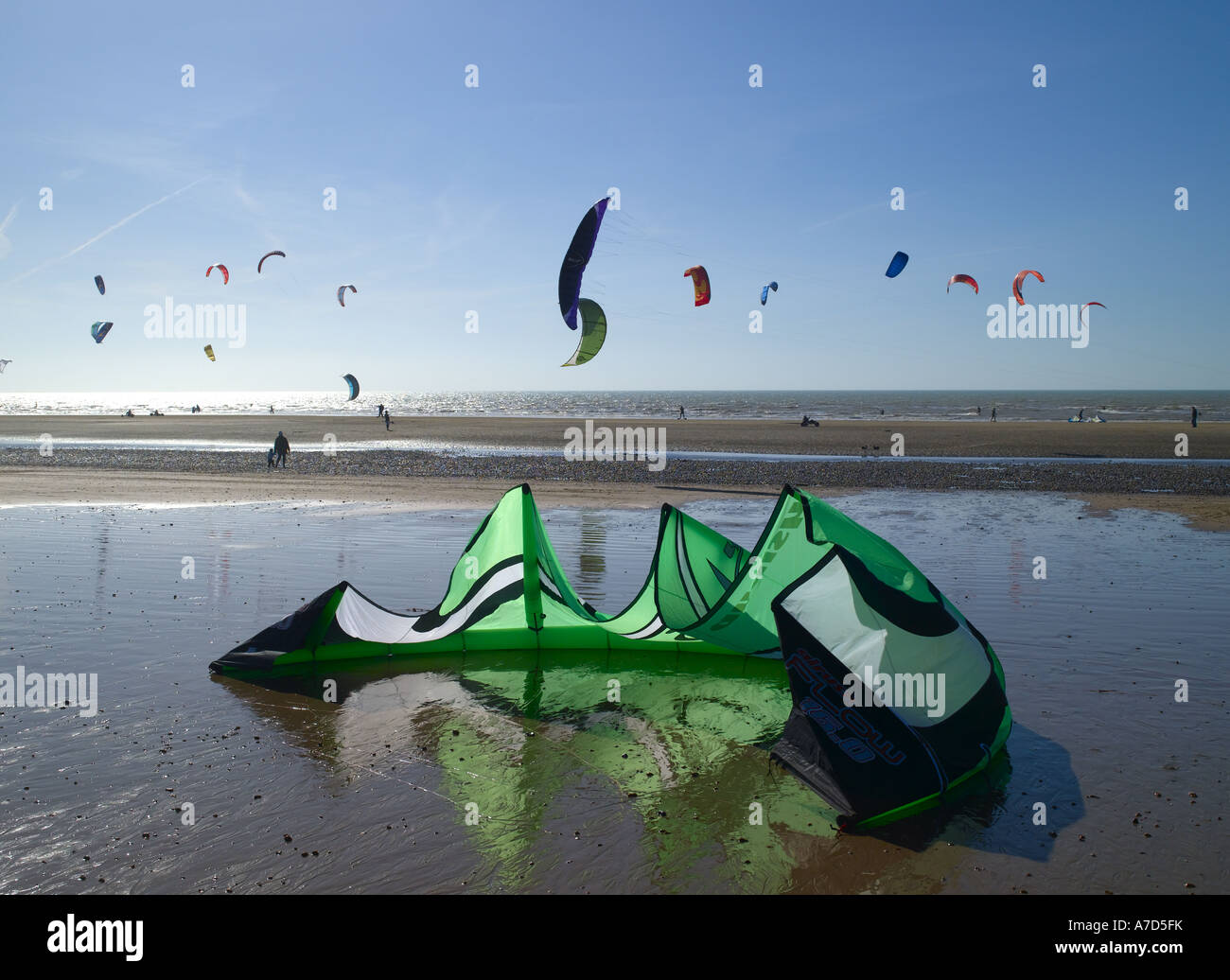 Kite Boarding Camber Sands, Rye Bay Stock Photo - Alamy