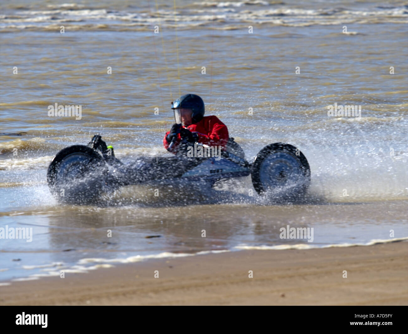 Kite Boarding Camber Sands, Rye Bay Stock Photo - Alamy