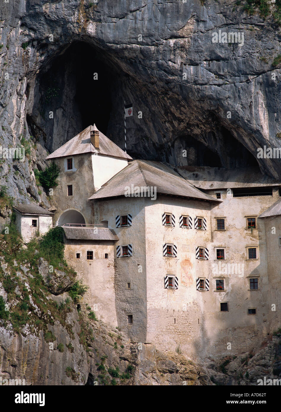Predjama, Predjama Medieval Castle Stock Photo - Alamy