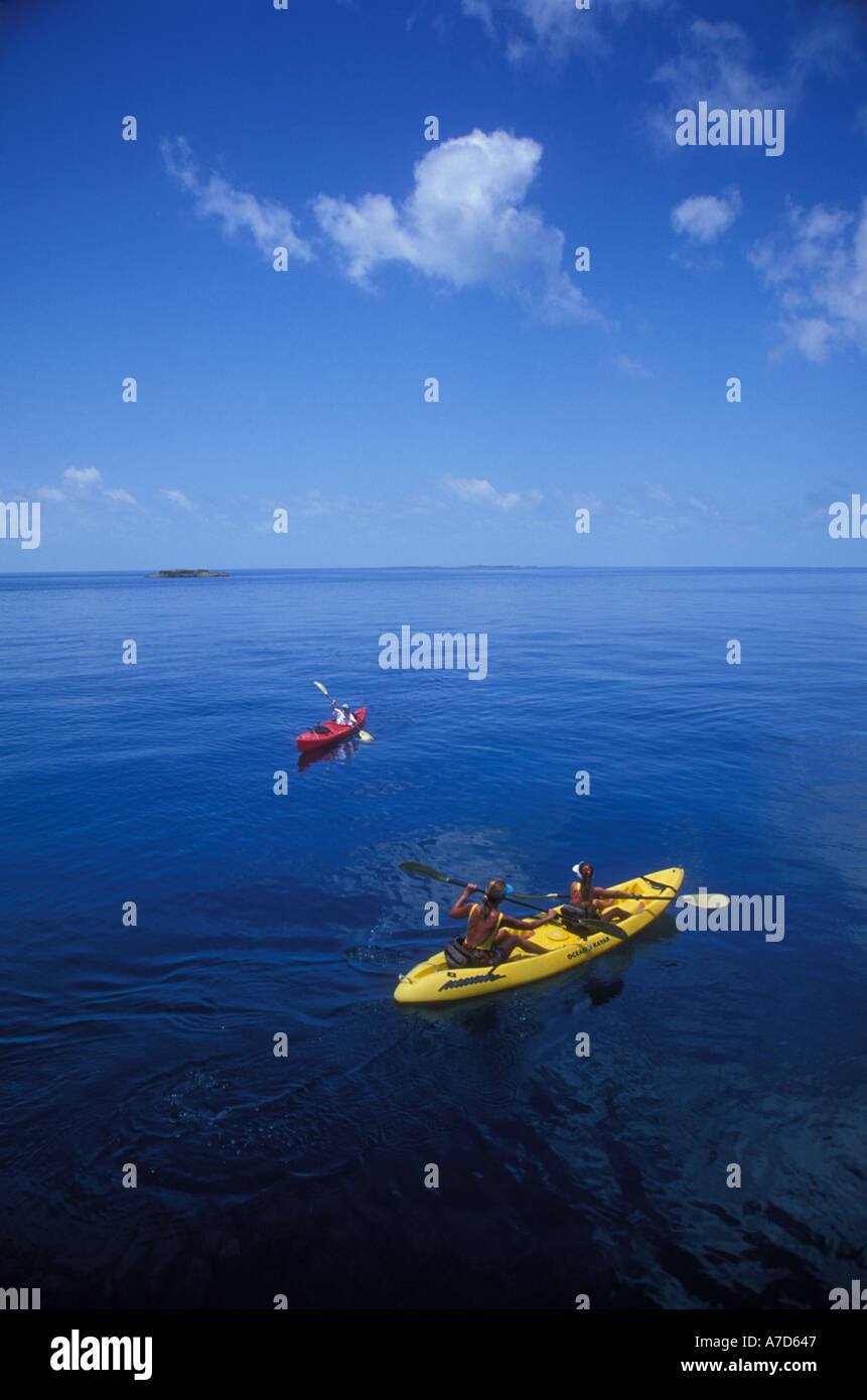 Atlantic ocean water bahamas islands chain hi-res stock photography and ...