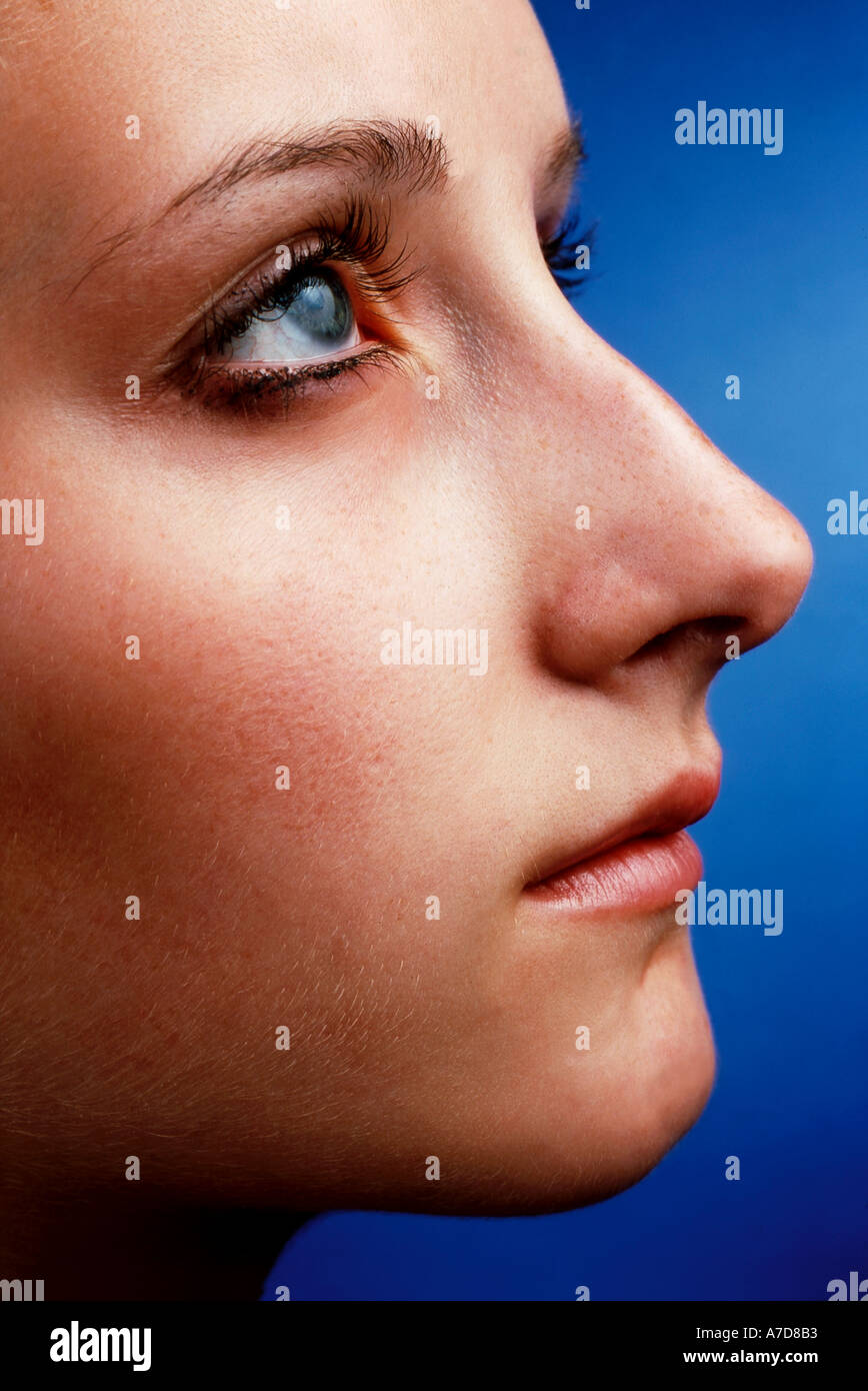 Eyes looking upward hi-res stock photography and images - Alamy