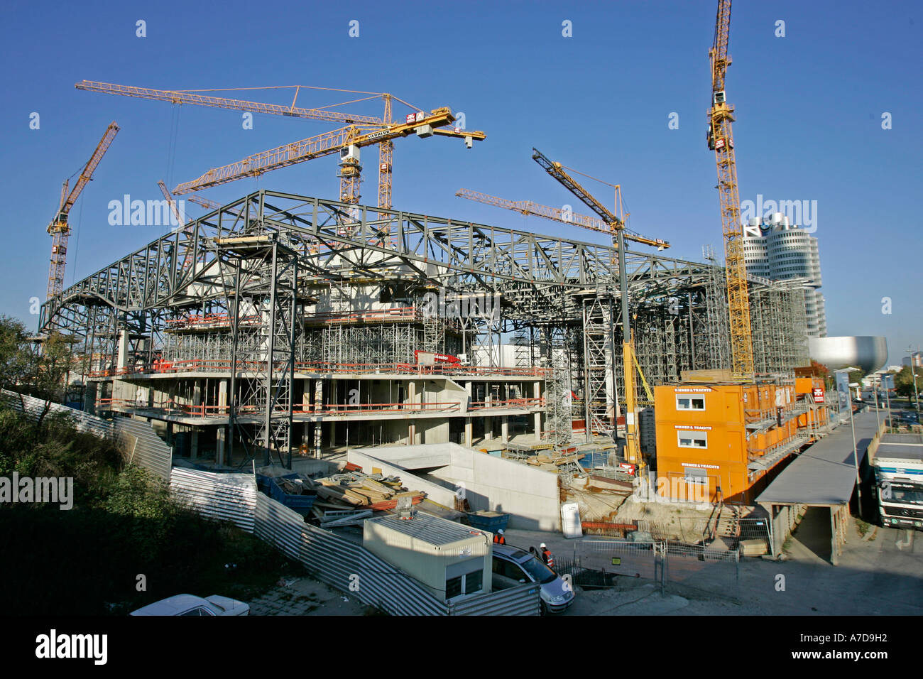 Munich, GER, 18. Oct. 2005 - Construction works at BMW World in Munich ... Munich, GER, 18. Oct. 2005 - Construction works at BMW World in Munich ...