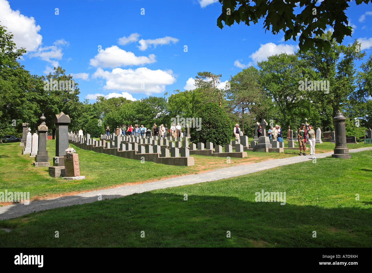Titanic victims hi-res stock photography and images - Alamy