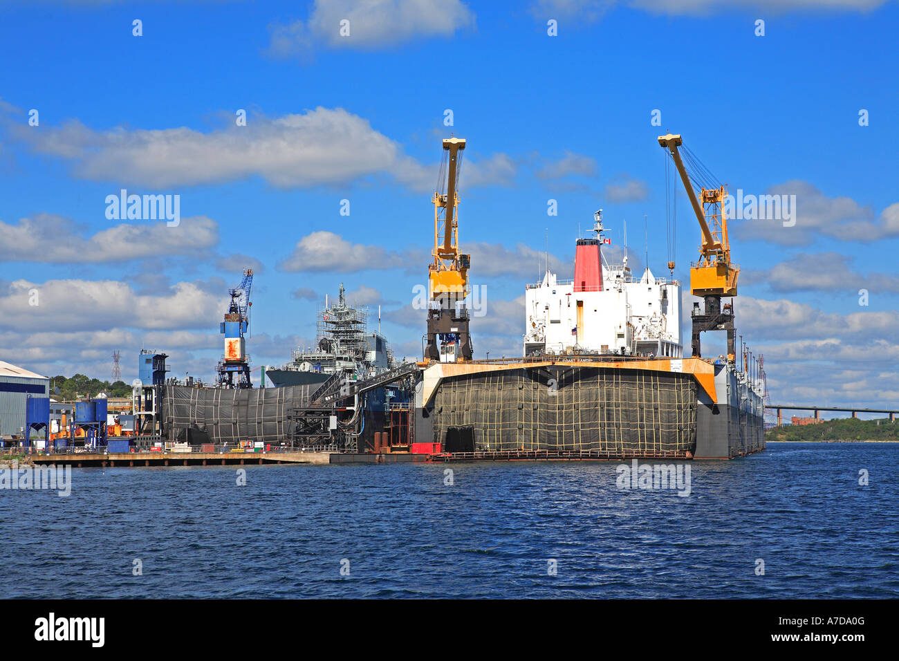 Shipbuilding ship building hi-res stock photography and images - Alamy