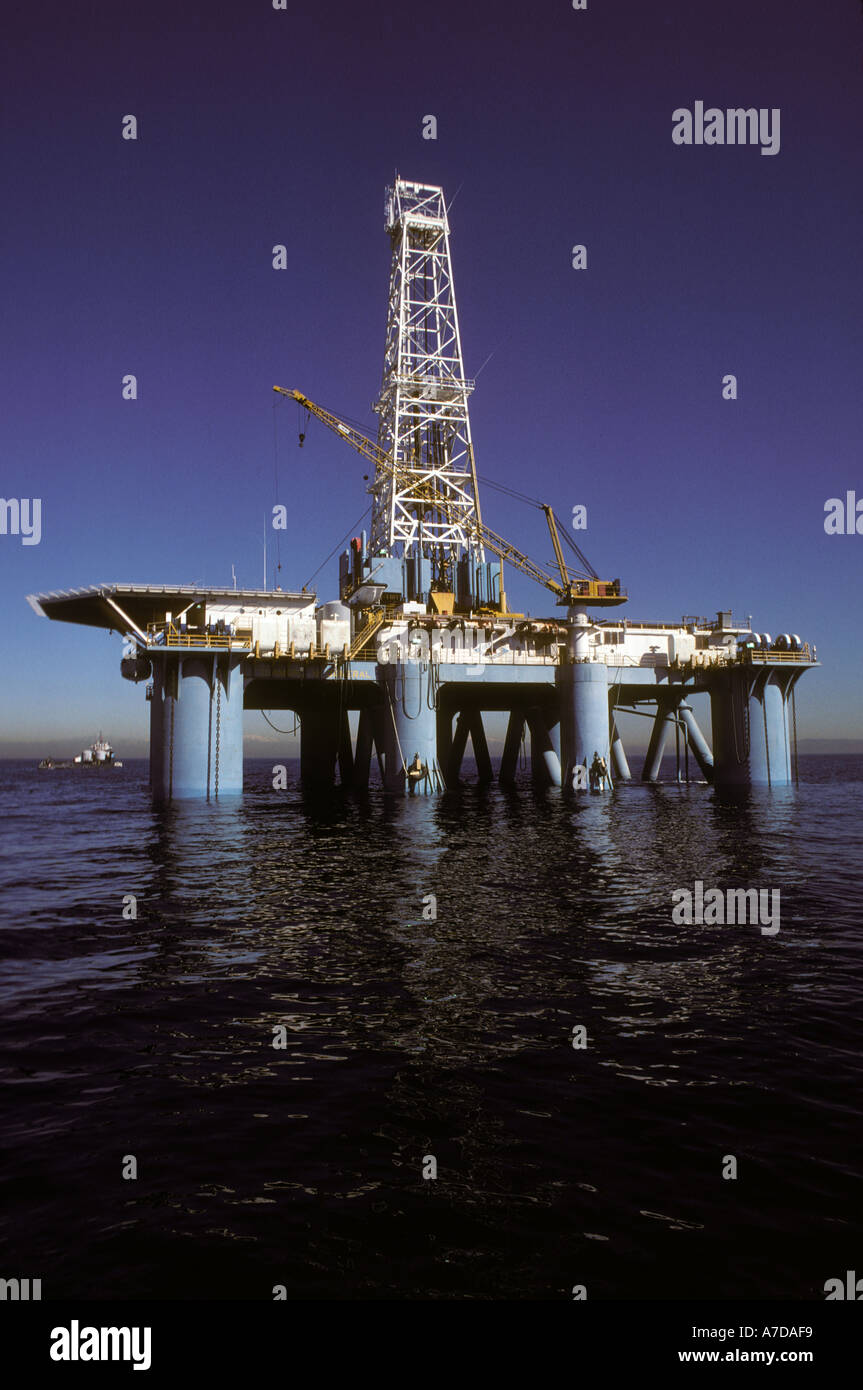 Long beach oil rig hi-res stock photography and images - Alamy