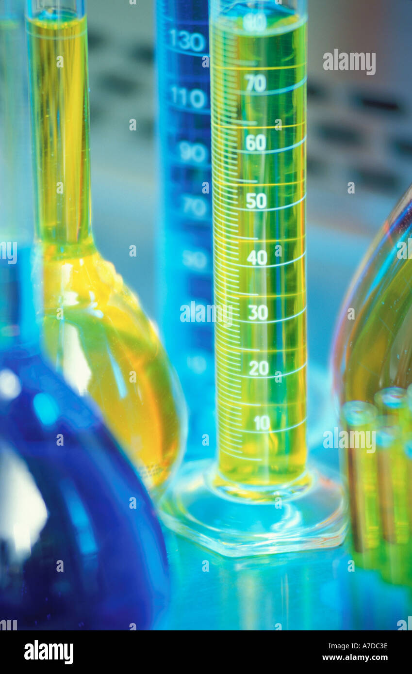 Graduated cylinder hi-res stock photography and images - Alamy