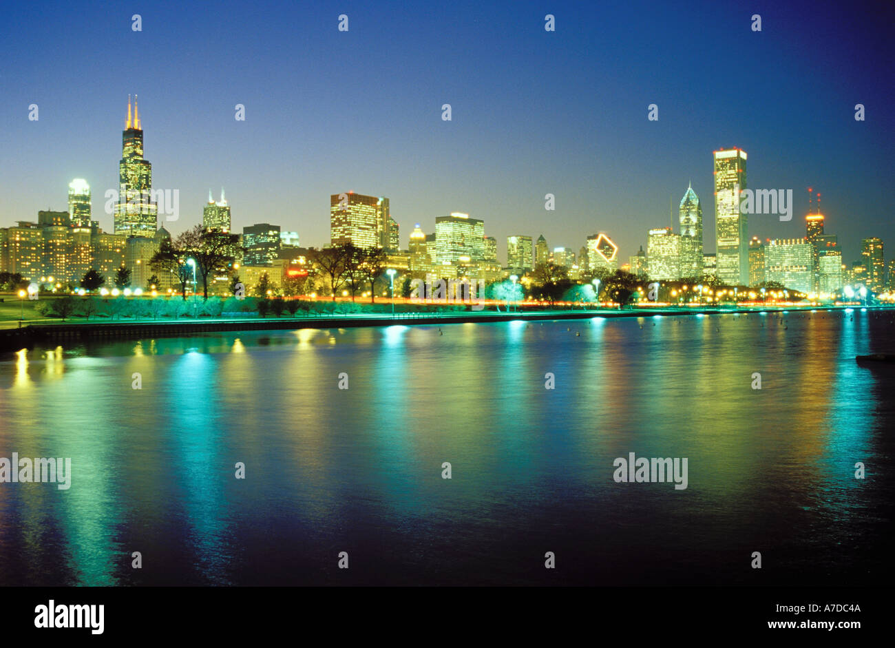 Chicago skyline reflecting in Lake Michigan Illinois Stock Photo - Alamy