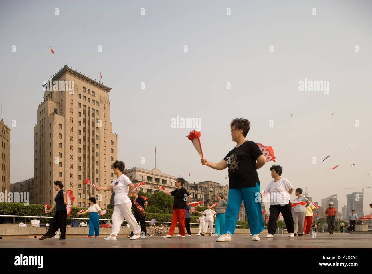 Asia china shanghai women gather hi-res stock photography and images ...