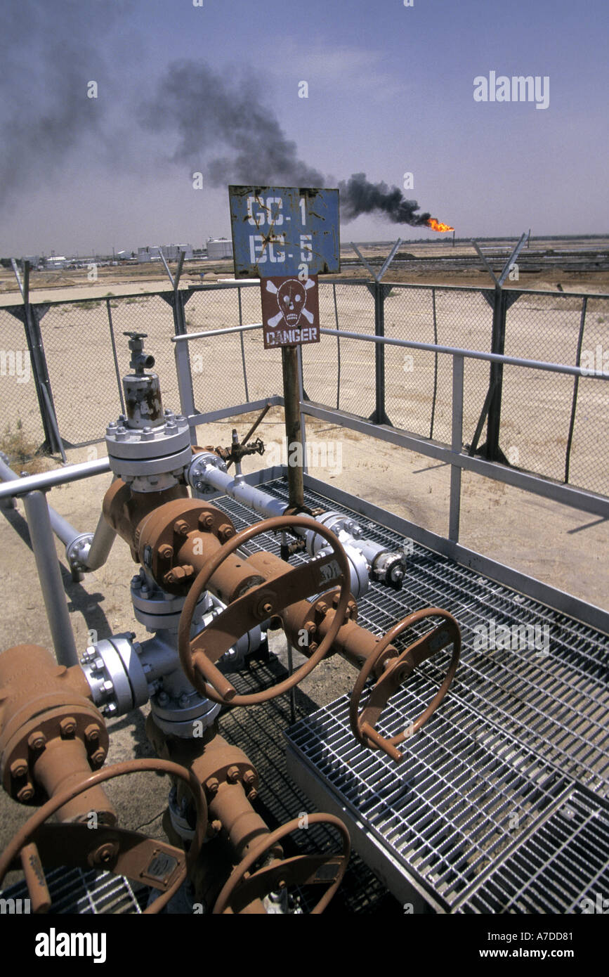 Oil refinery in kuwait hi-res stock photography and images - Alamy
