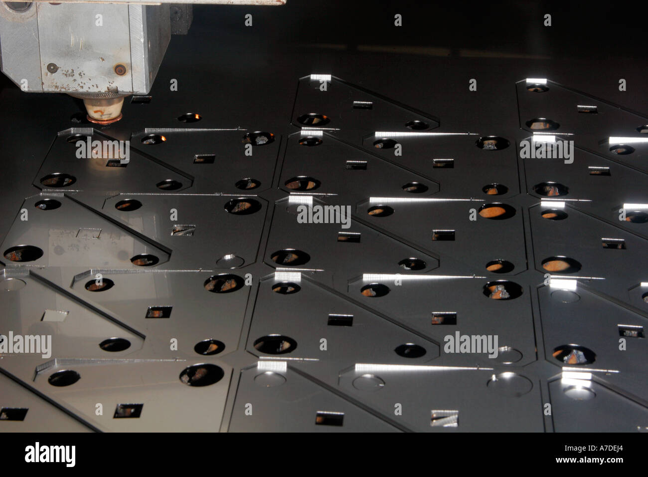 Laser cutter hi-res stock photography and images - Alamy