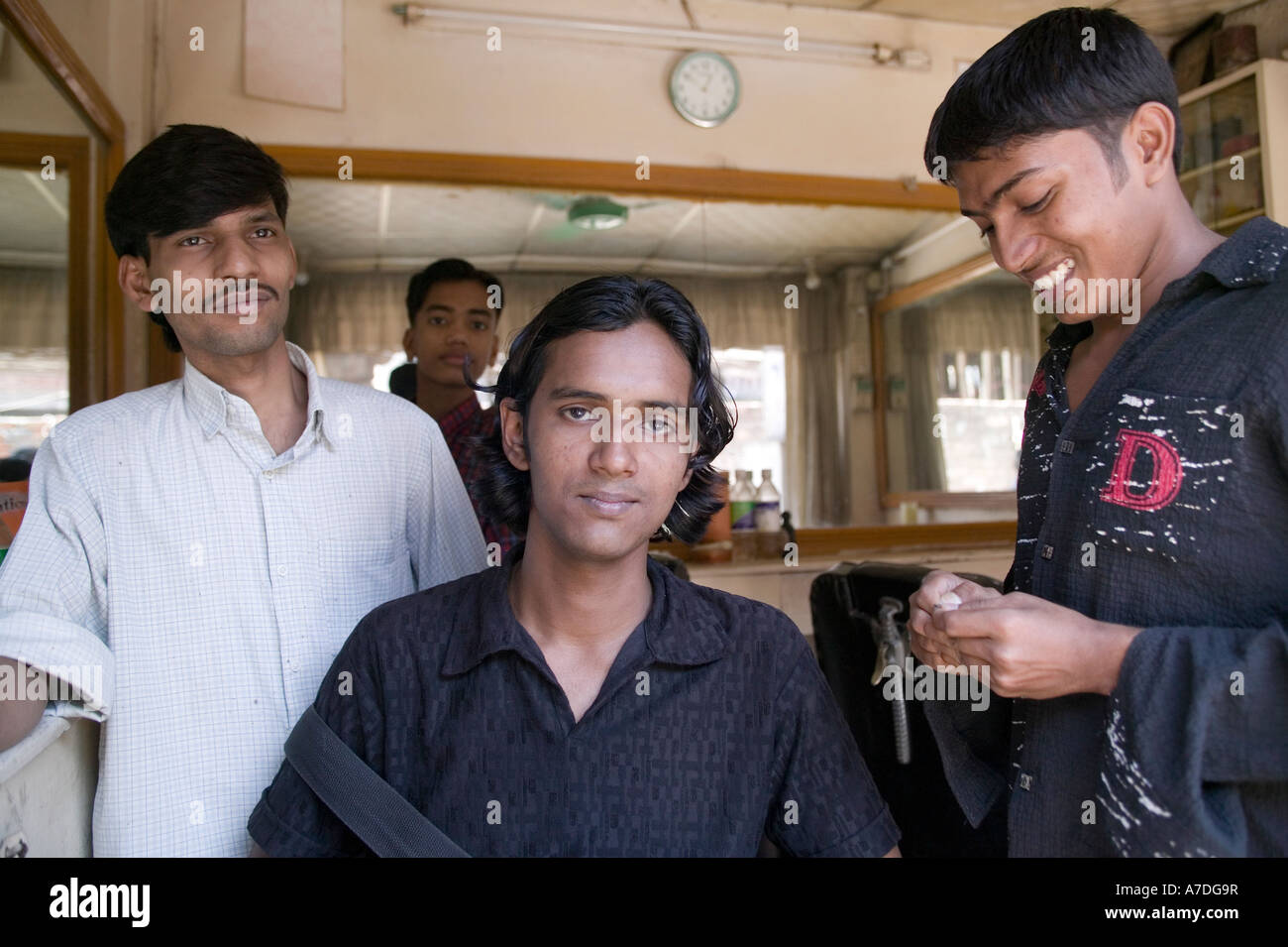 Men Hanging Out In Dhaka Bangladesh Stock Photo Alamy men-hanging-out-in-dhaka-bangladesh-stock-photo-alamy