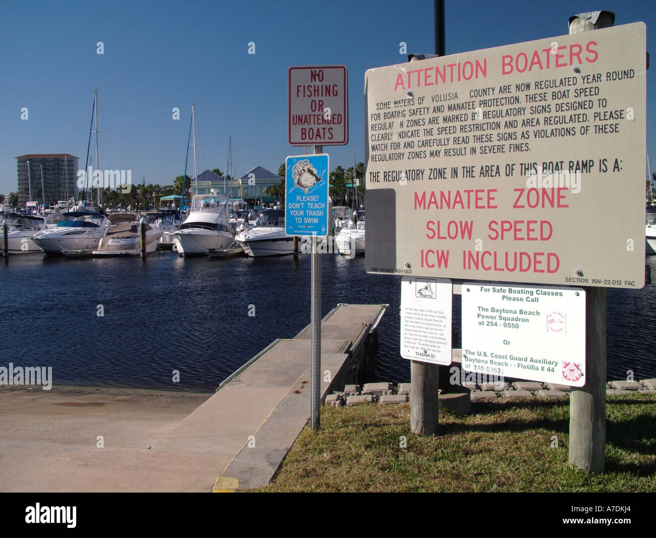 Manatee zone warning sign hi-res stock photography and images - Alamy