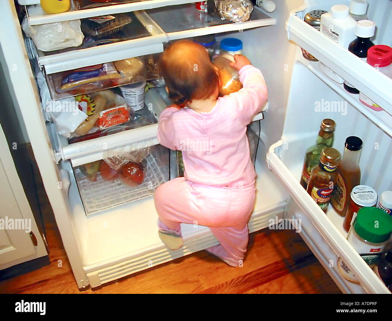 Refrigerator door open 1 door hi-res stock photography and images - Alamy