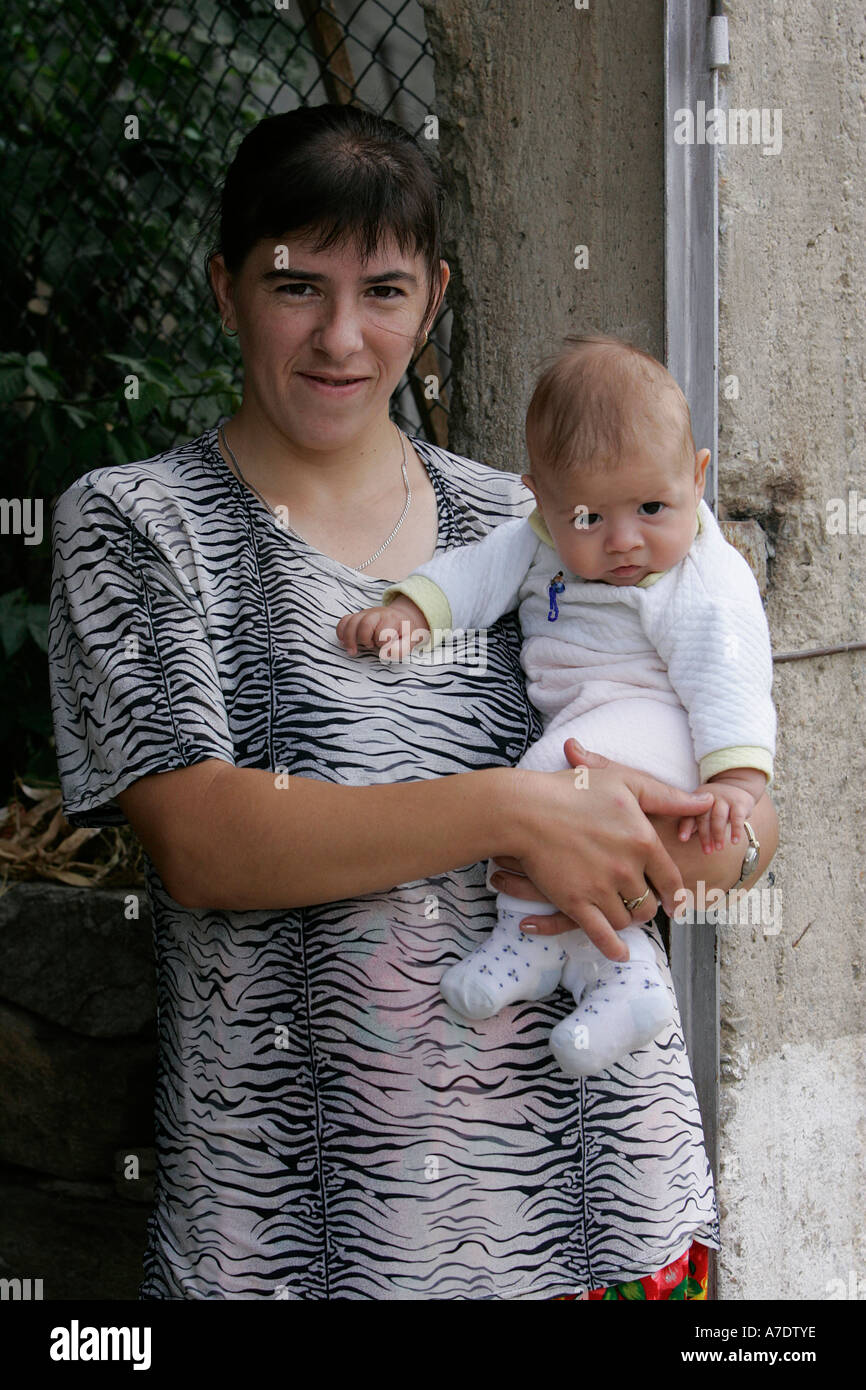 Poor caucasian mother children hi-res stock photography and images - Alamy