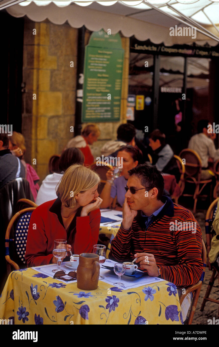 couple, young man, young woman, eating out, dining, outdoor restaurant ...