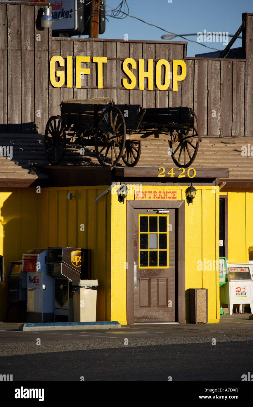 Gift Shop at the Route 66, USA, California Stock Photo - Alamy
