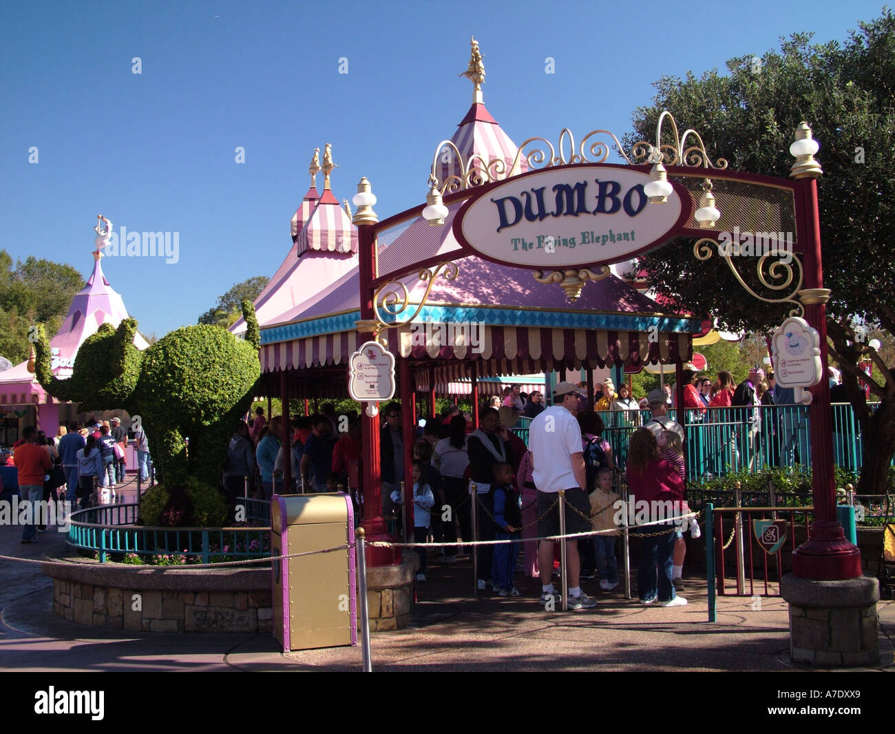 Dumbo disney florida hi-res stock photography and images - Alamy