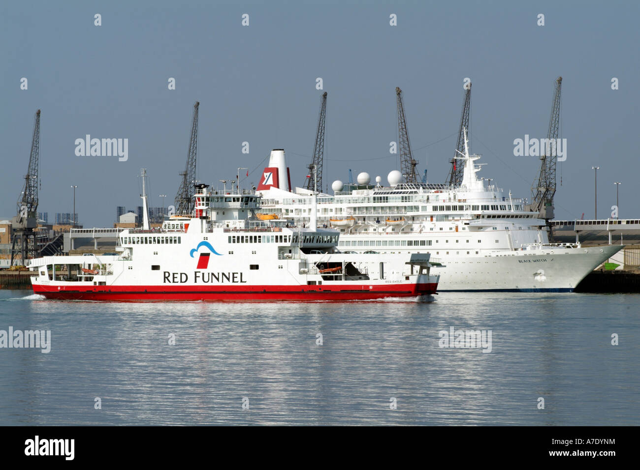Red Funnel RoRo ferry Red Eagle and cruise ship Black Watch on ...