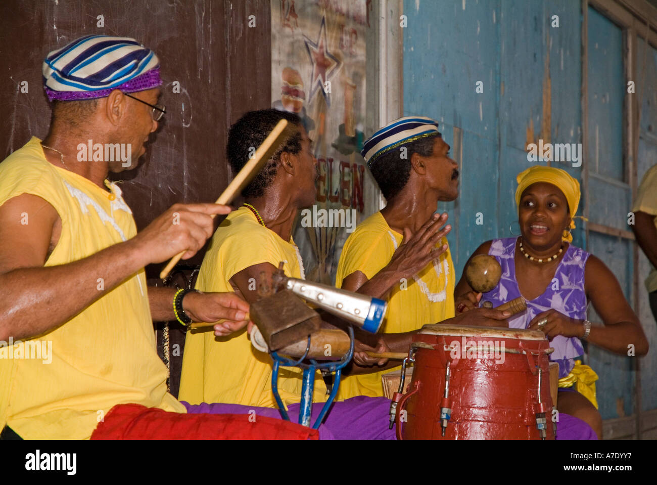 Cuban street bands hi-res stock photography and images - Alamy