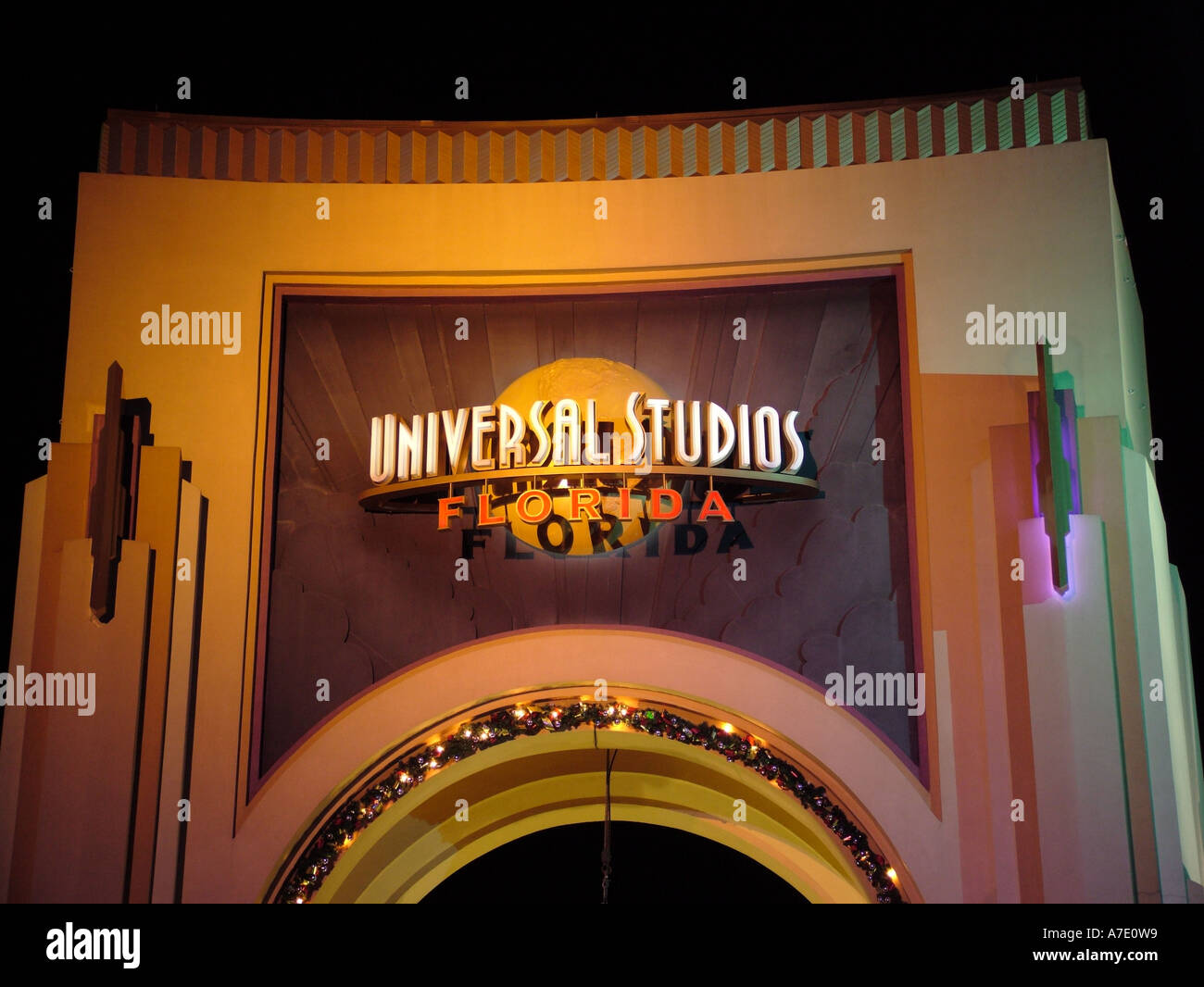 Entrance arch universal studios orlando hi-res stock photography and ...