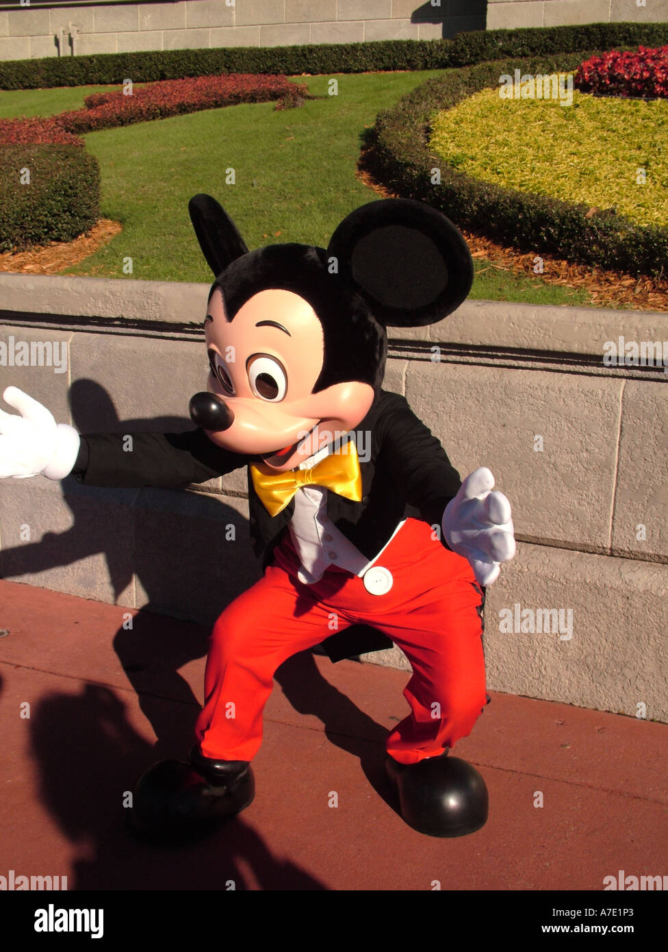 Disney world characters park usa hi-res stock photography and images ...