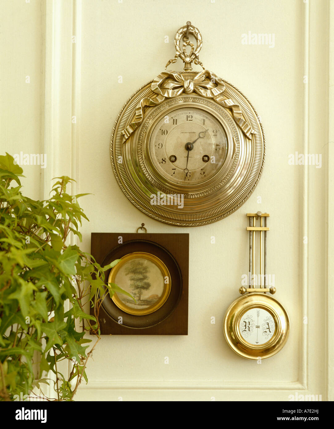 Barometers hi-res stock photography and images - Alamy