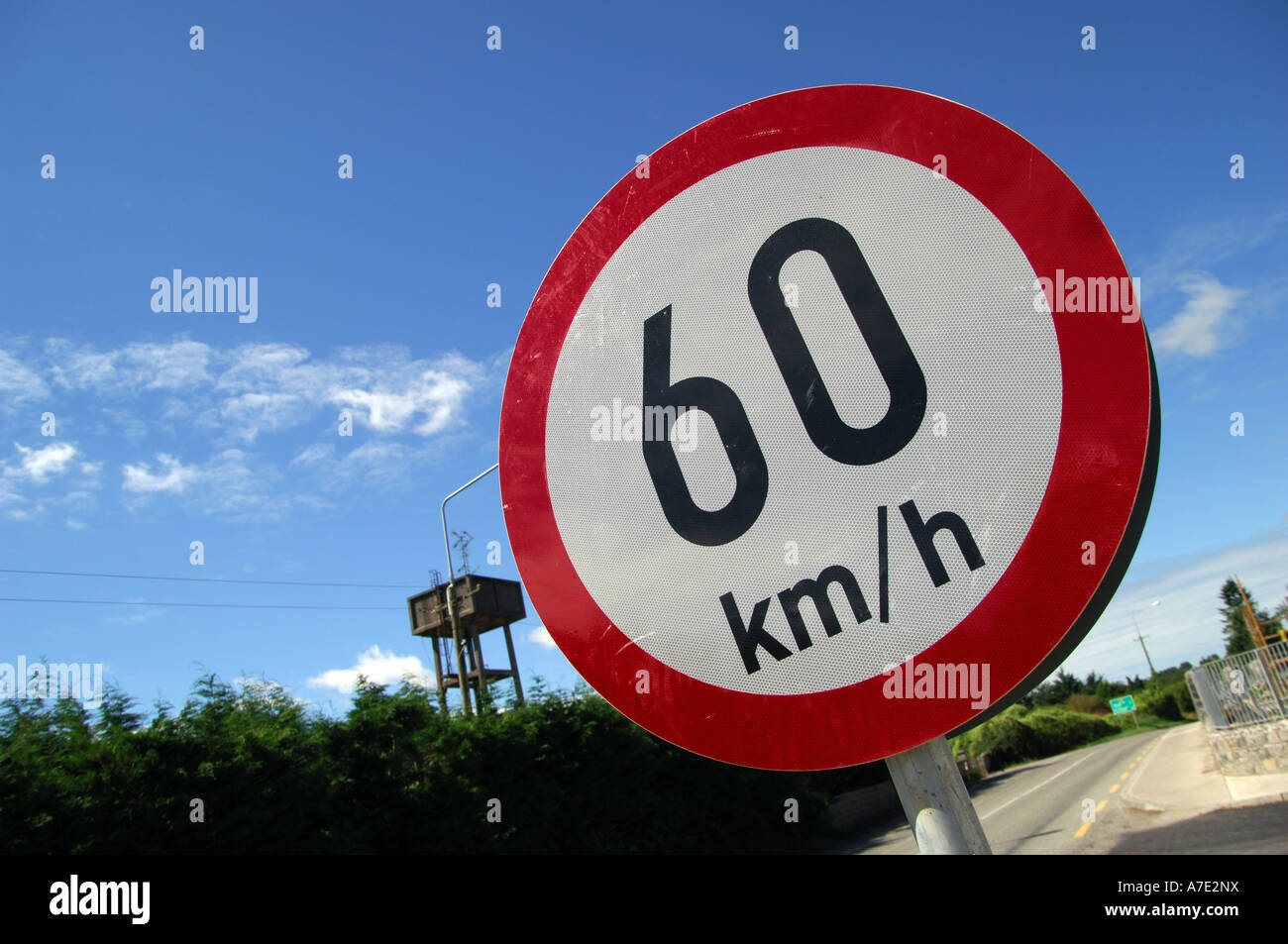 60 kmh sign hi-res stock photography and images - Alamy
