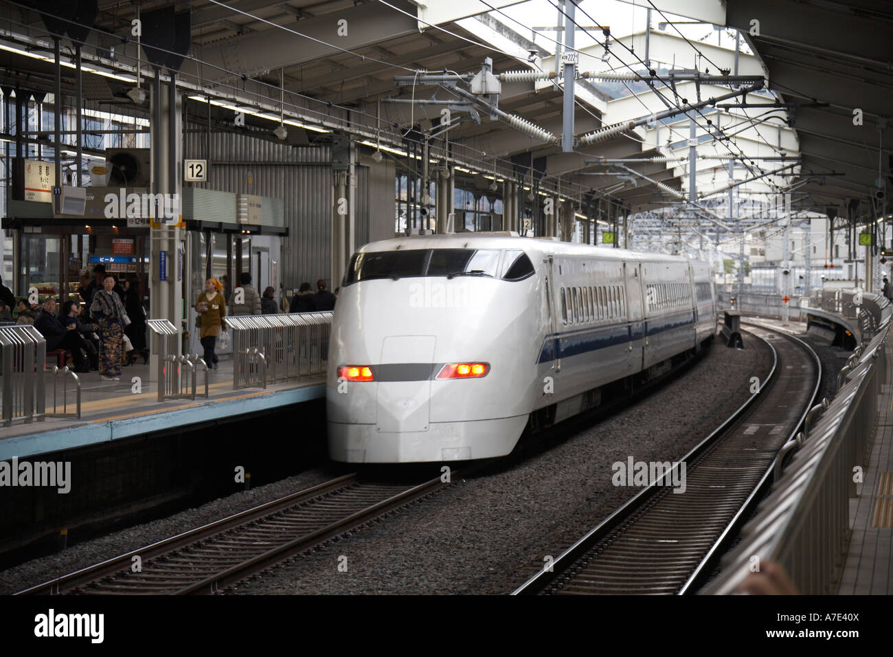 Super fast trains hi-res stock photography and images - Alamy