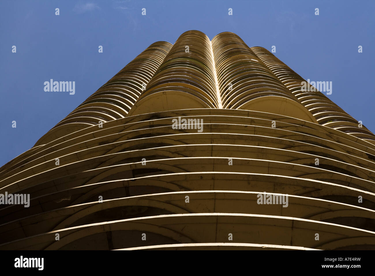 Marina city tower chicago IL Stock Photo - Alamy