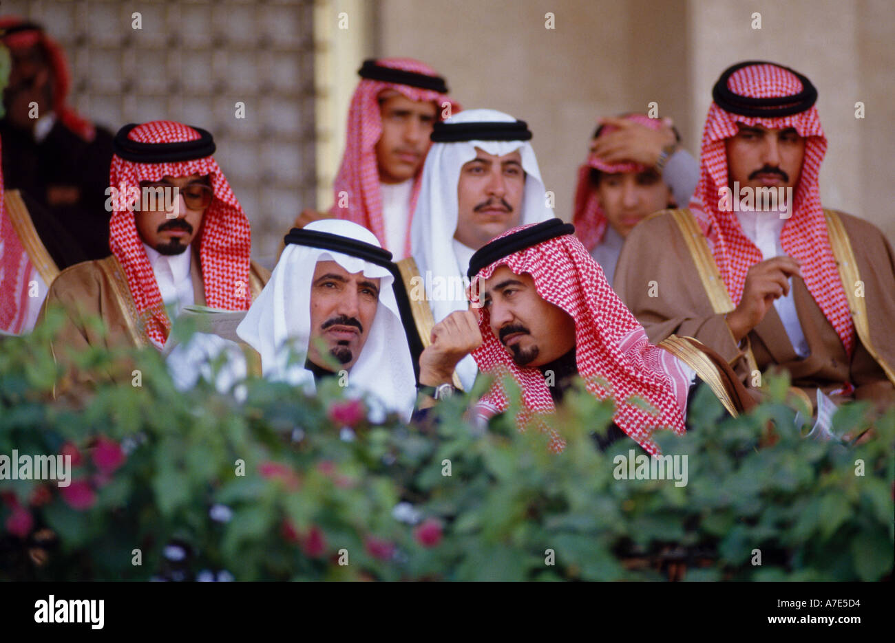 Ghutrah hi-res stock photography and images - Alamy