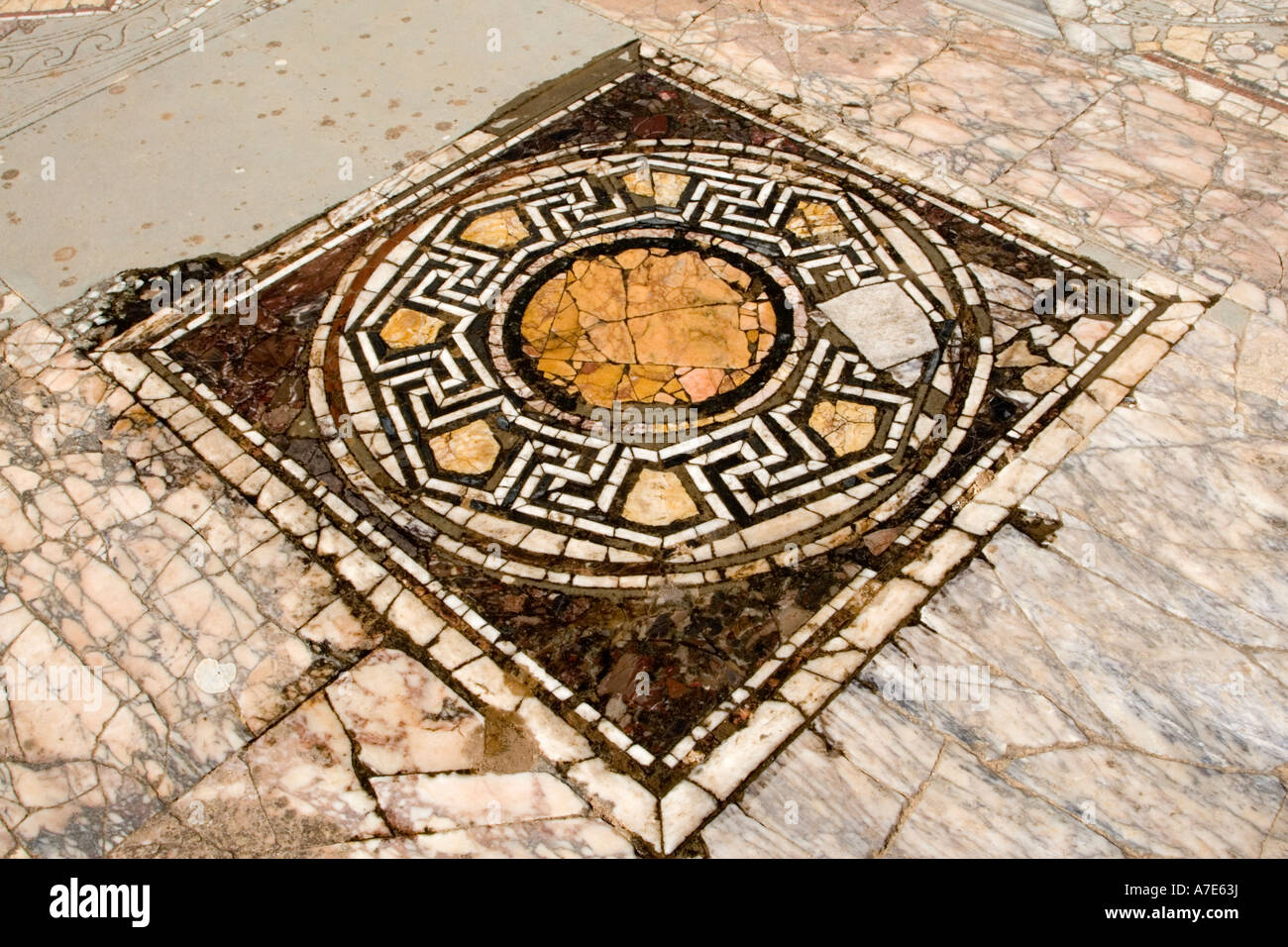 House Of Jason Magnus Stock Photos & House Of Jason Magnus Stock Images ...