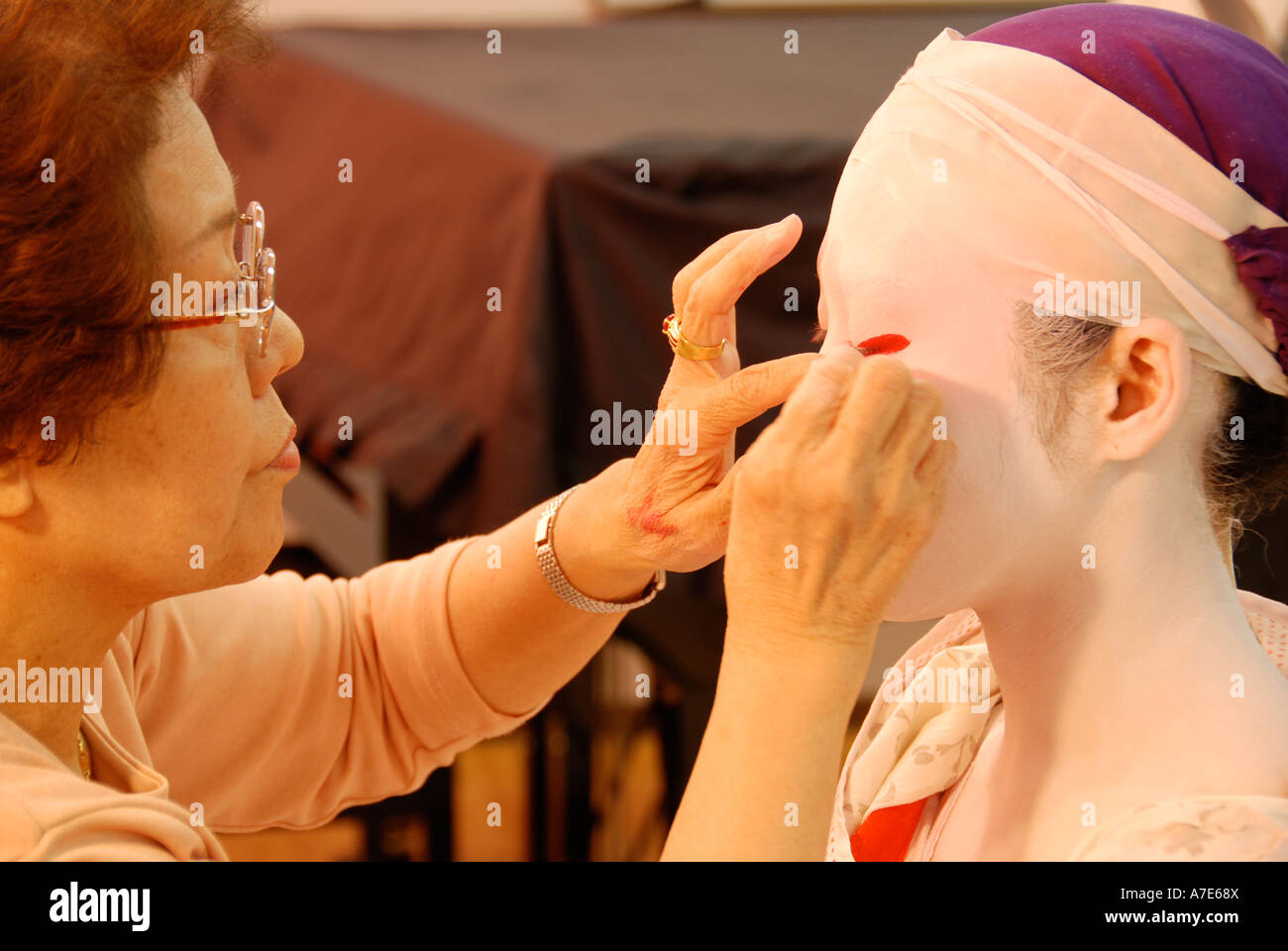 Make up Classical Japanese dance as geisya Stock Photo - Alamy