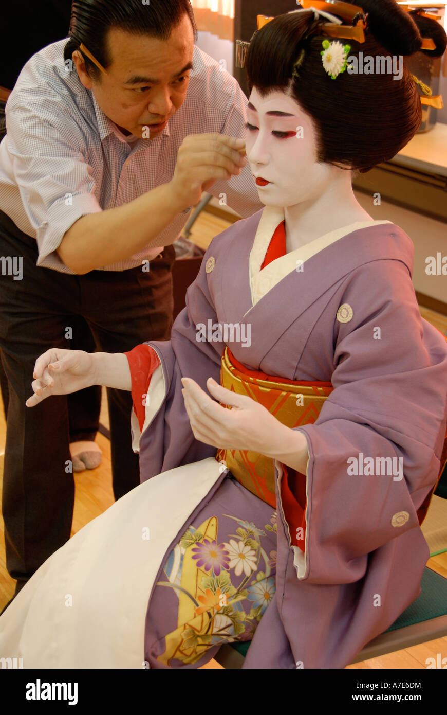 Make up Classical Japanese dance as geisya Stock Photo - Alamy