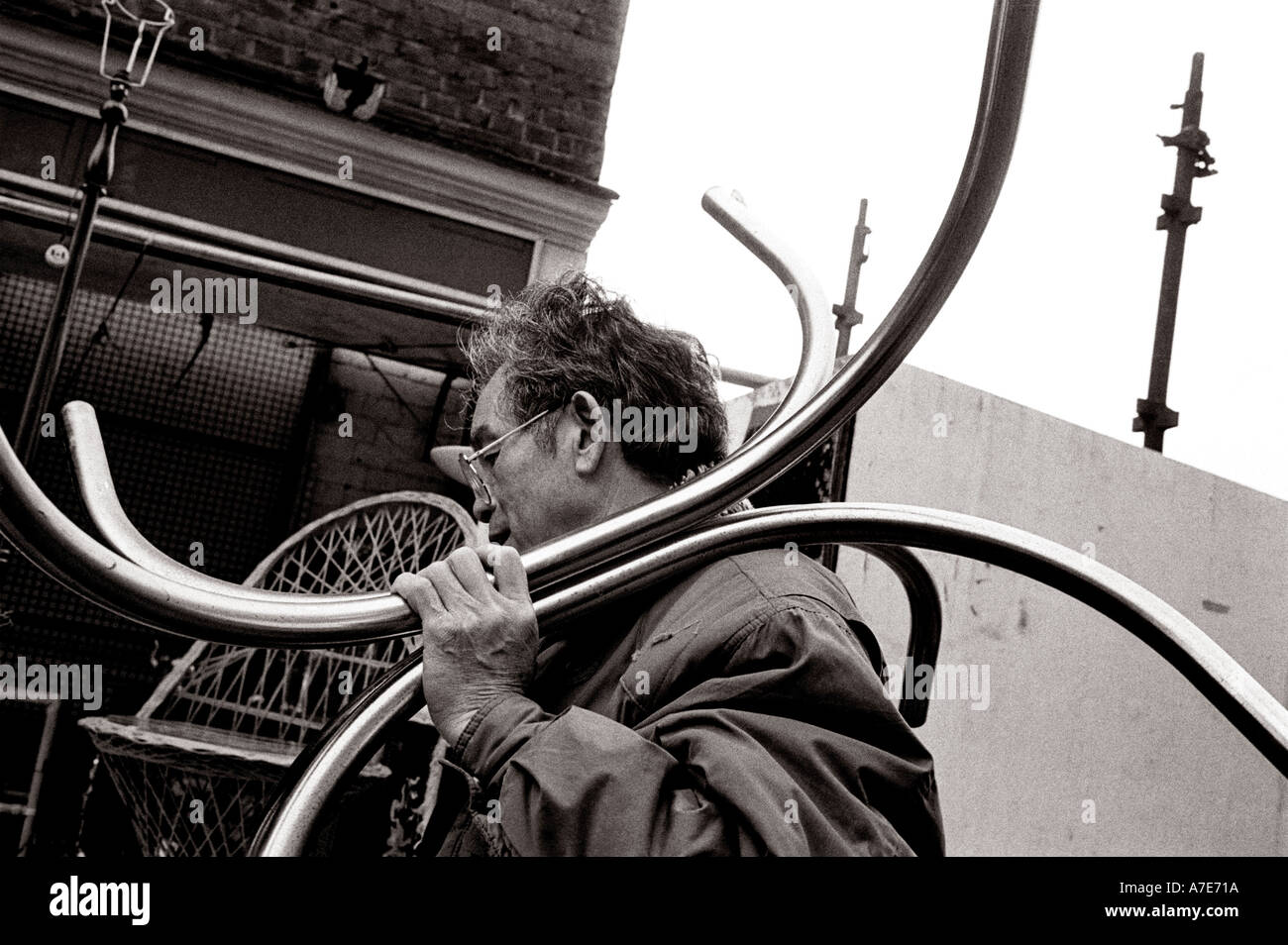 Metal market stands hi-res stock photography and images - Alamy