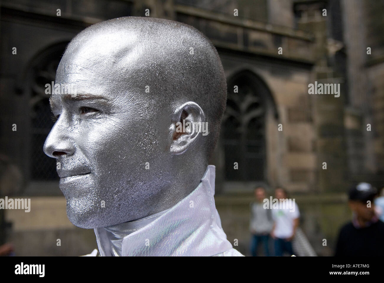 silver painted face performer for the fringe festival in Edinburgh ...