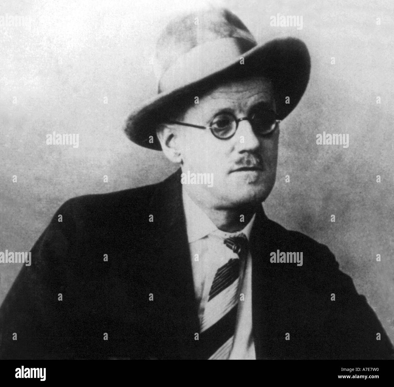 Irish literature and joyce Black and White Stock Photos & Images - Alamy