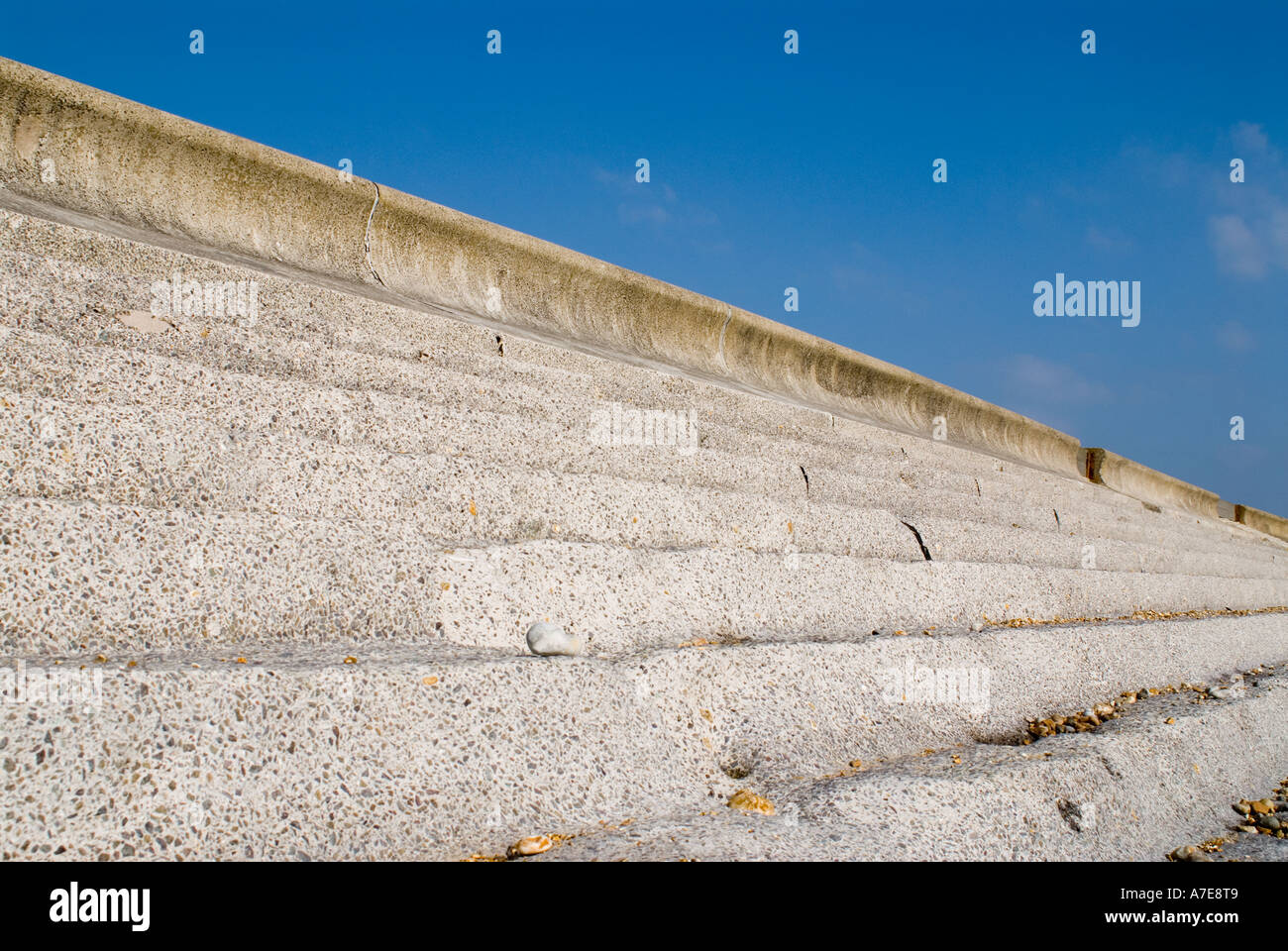 Sea wall hi-res stock photography and images - Alamy