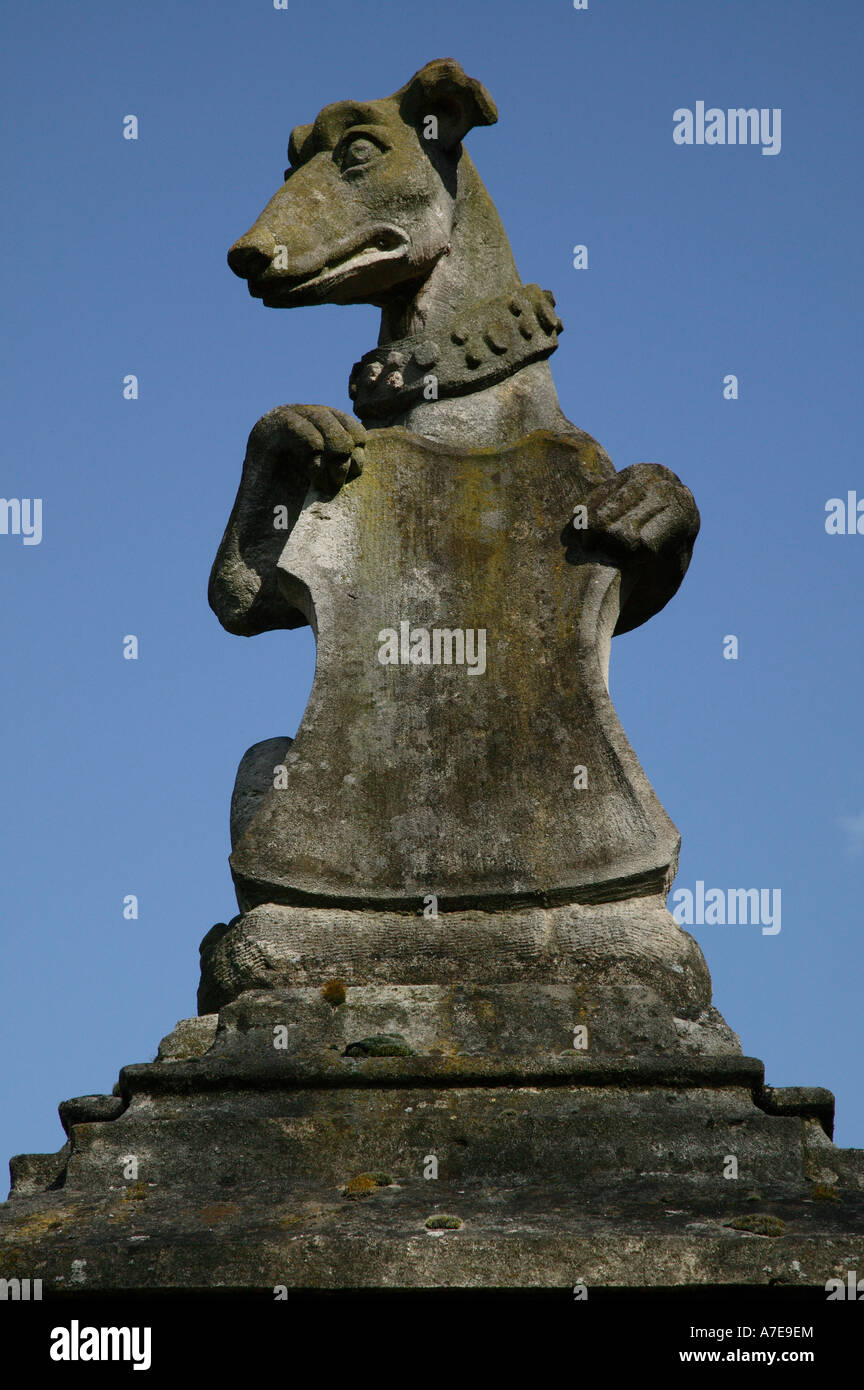 Legs of a statue hi-res stock photography and images - Alamy