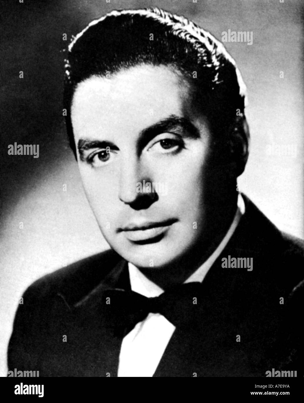 LEE LAWRENCE UK 50s singer Stock Photo - Alamy