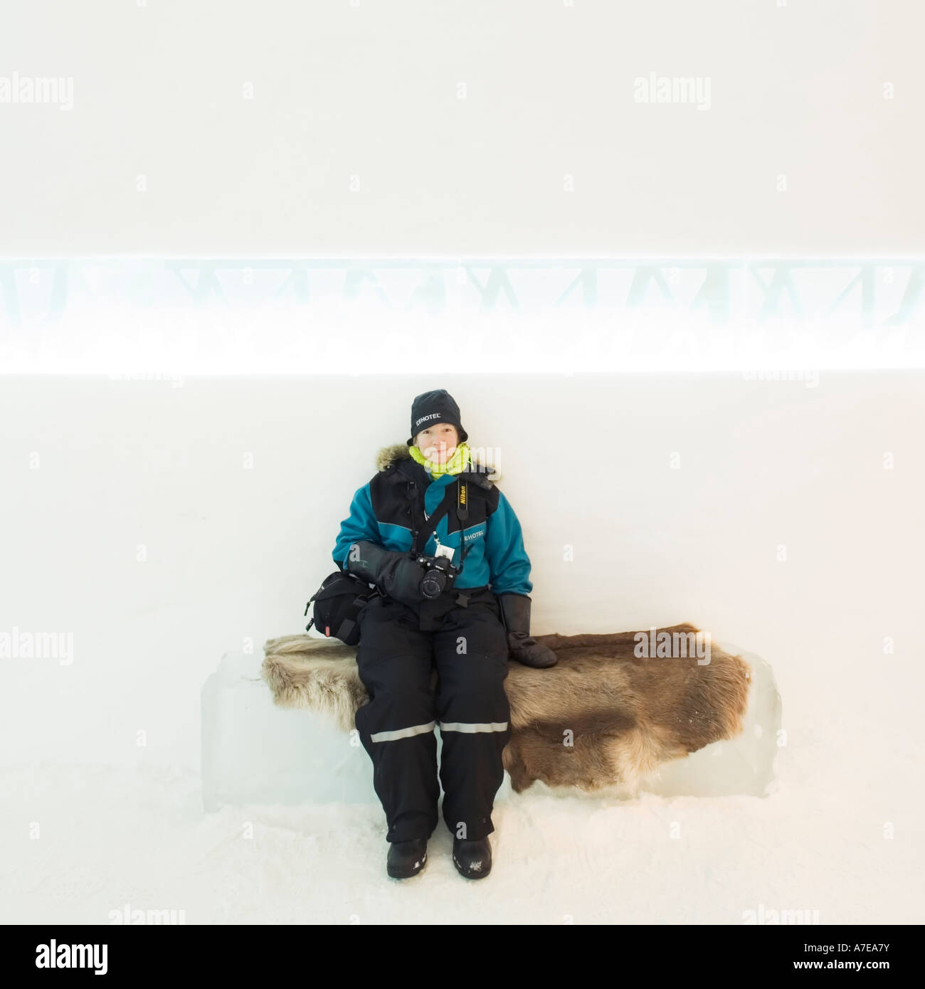 Woman freezing dress hi-res stock photography and images - Alamy