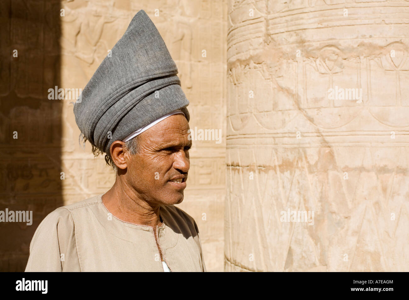 Egyptian outfit hi-res stock photography and images - Alamy
