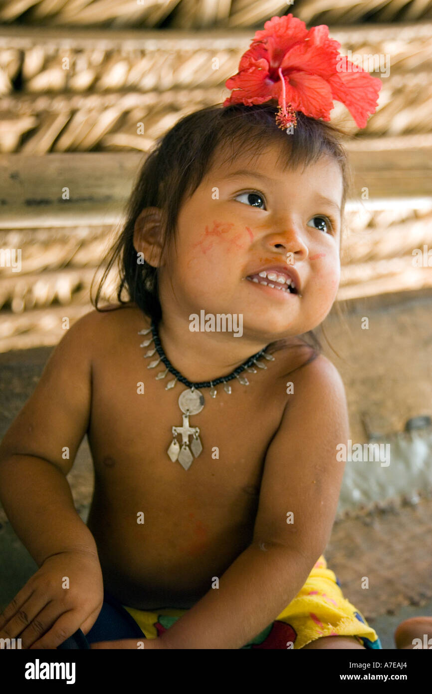 Embera indian girl hi-res stock photography and images - Alamy