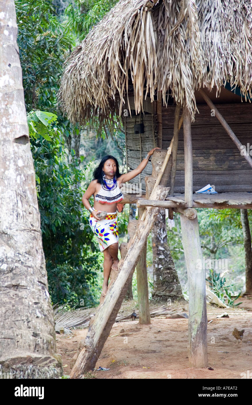 Embera village panama hut hi-res stock photography and images - Alamy