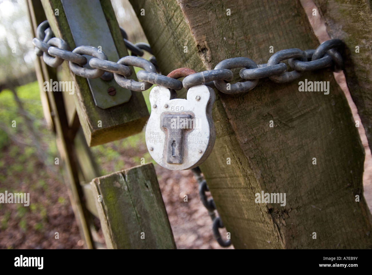 padlock and chain Stock Photo - Alamy