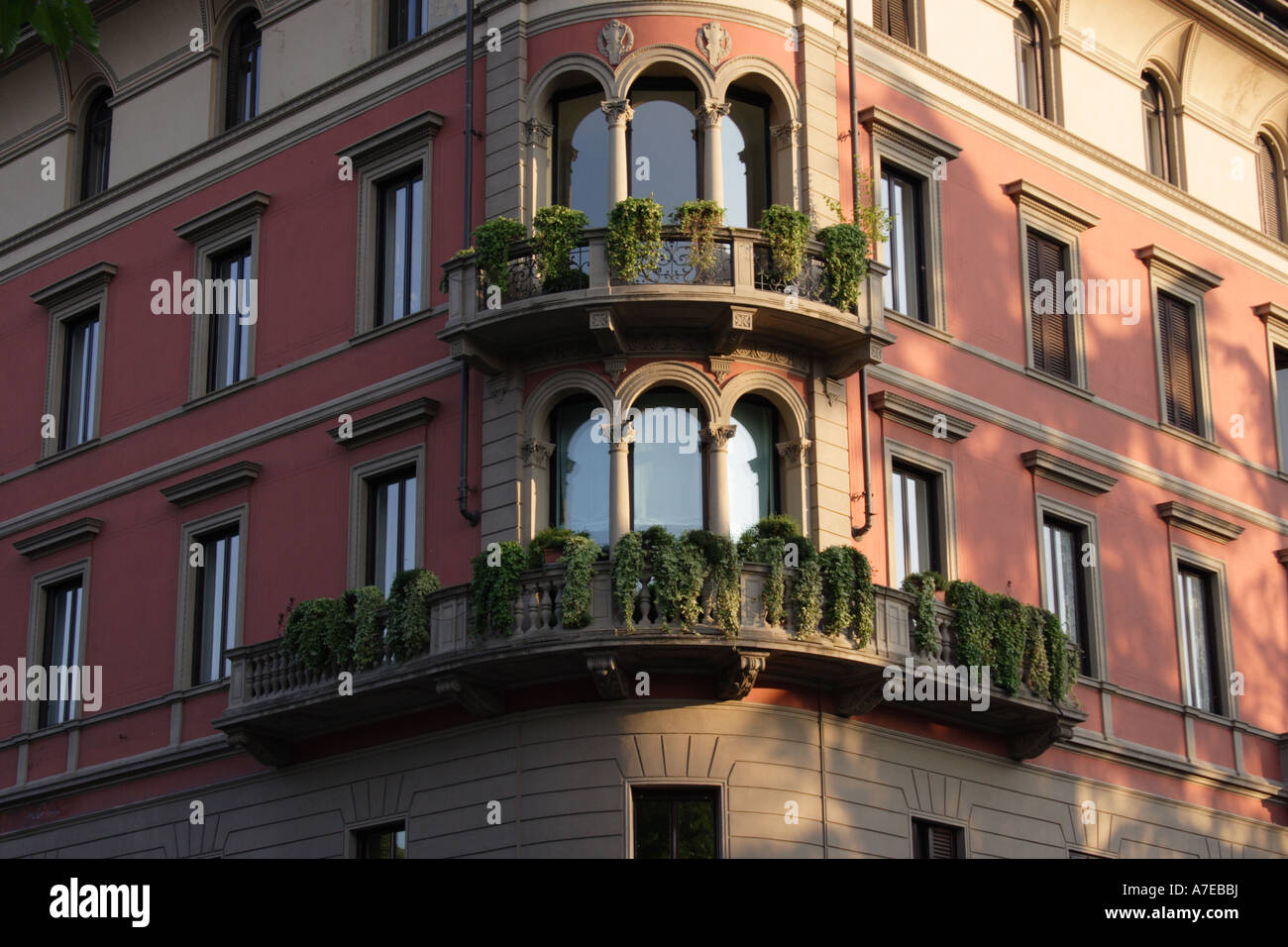 lighted up building Stock Photo - Alamy