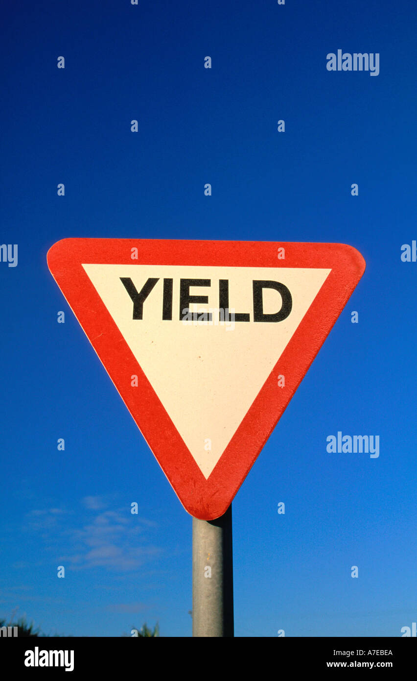 Yield sign hi-res stock photography and images - Alamy