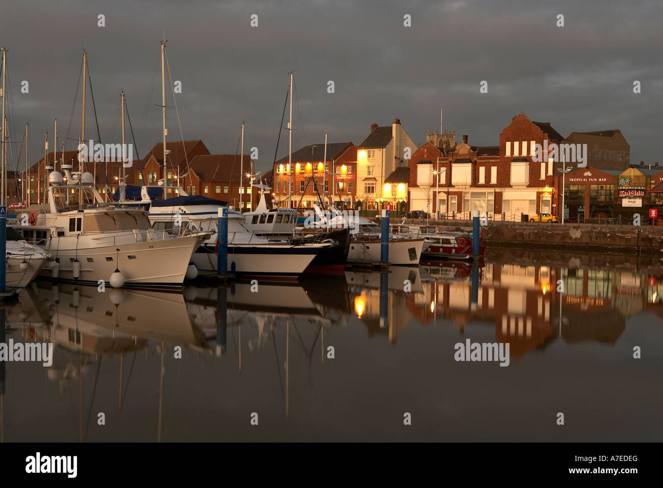 Boats in hull marina dusk hi-res stock photography and images - Alamy