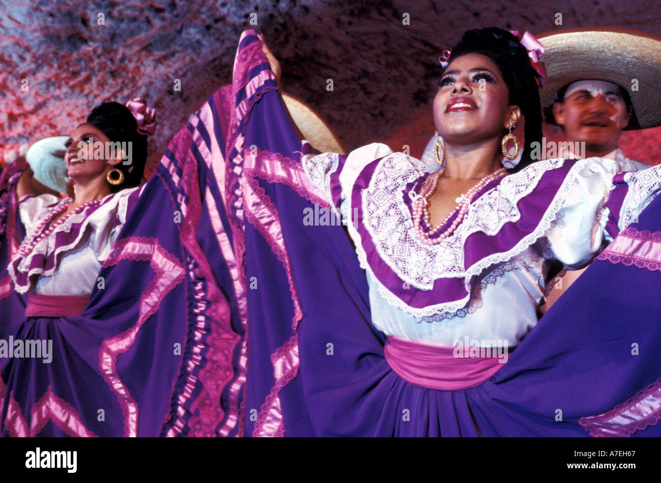 Mexico riviera maya dancer hi-res stock photography and images - Alamy